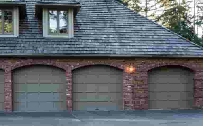 Garage Door Painting Enfield Lock | Garage Door Sprayers Enfield Lock